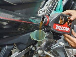 Nhớt Motul H-Tech 100 4T 10W40 - Tinh Hoa của dầu nhớt